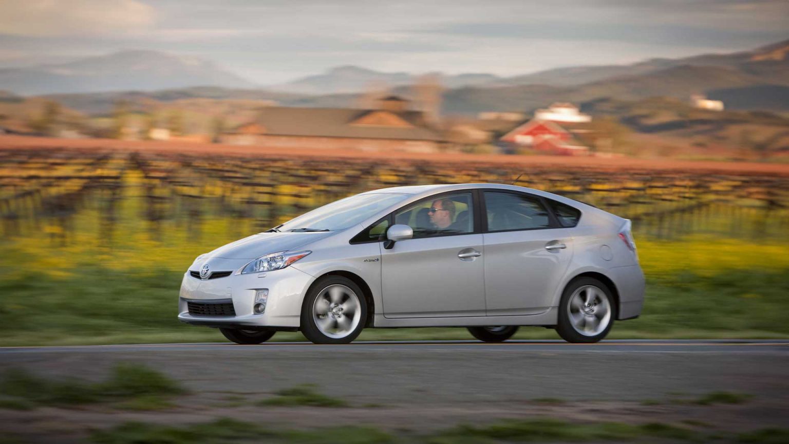Toyota Prius Tires | Sizes & Specs | Lionhart Tires