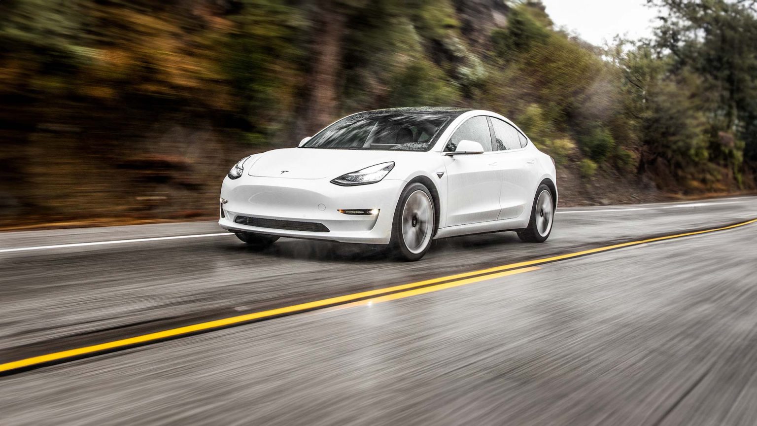 Tesla Model 3 Tires | Sizes & Specs | Lionhart Tires